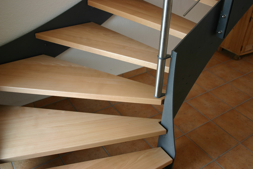 Holzstufen Buche 40mm roh lackiert oder geölt | Holztechnik Meise